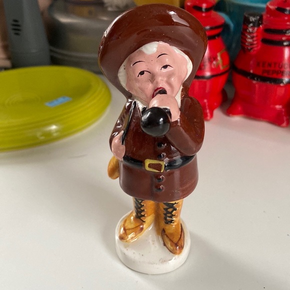 Kitchen | Vintage Mid Century Frontier Man W Gun Horn 5 Salt Or Pepper ...
